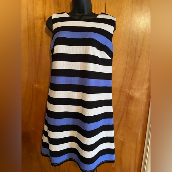 AB Studio | Dresses | Ab Studio Dress Shift Style Sz6 With Shoulder ...